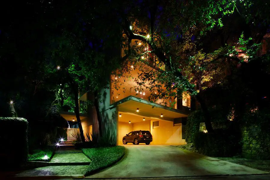 A Three House Effect for TAL Architects’ Casa Tláloc - Mid Century Home